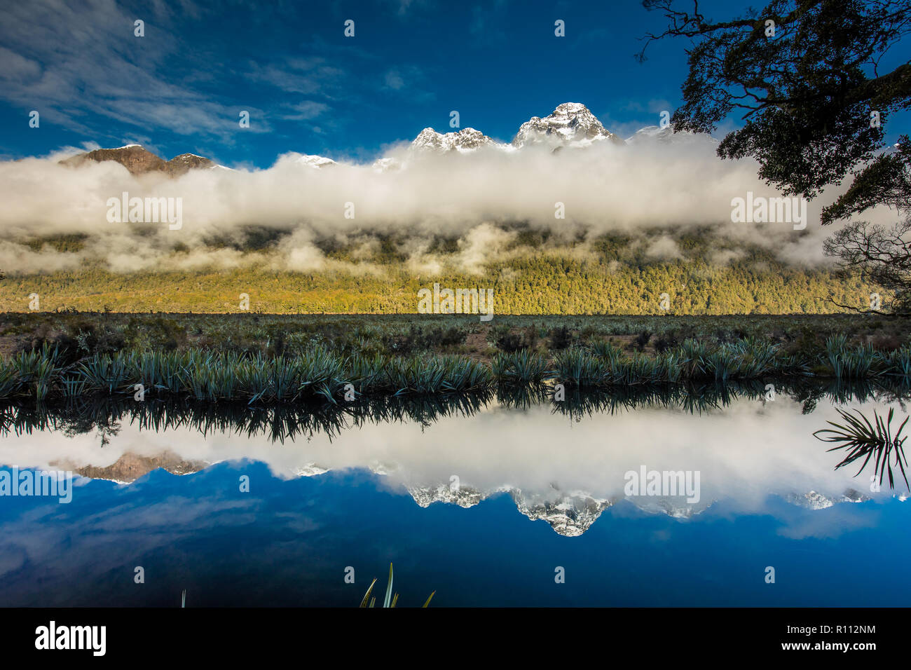 Mirror Lakes with reflection of Earl Mountains, Fjordland National Park ...