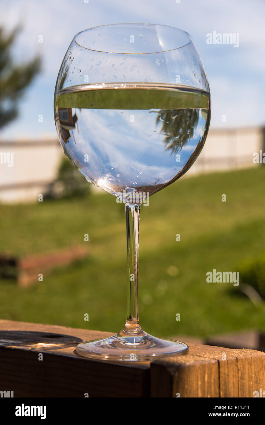 Pour drinking water hi-res stock photography and images - Alamy