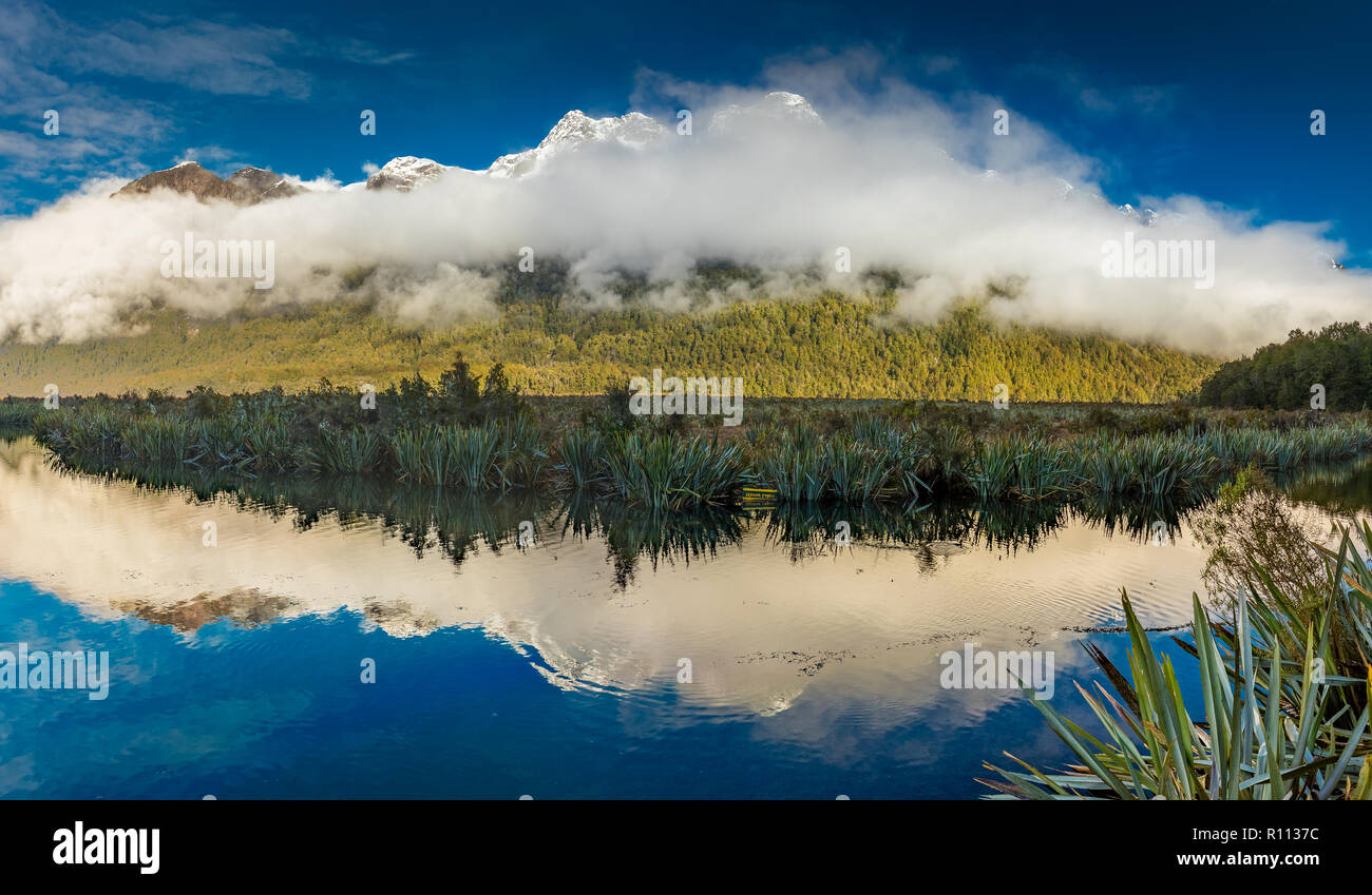 Mirror Lakes with reflection of Earl Mountains, Fjordland National Park ...