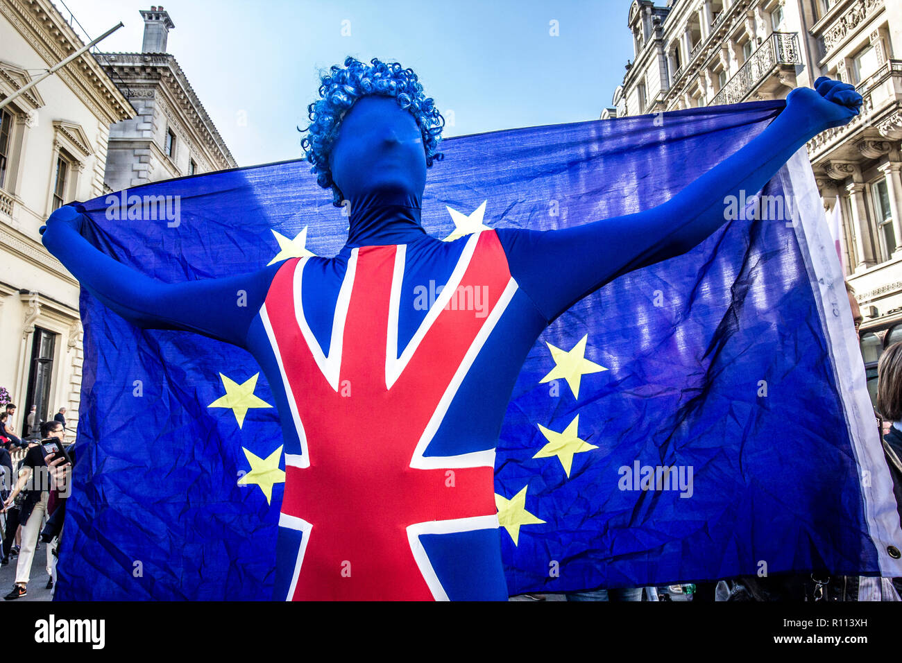 Man wearing union jack flag hi-res stock photography and images - Alamy