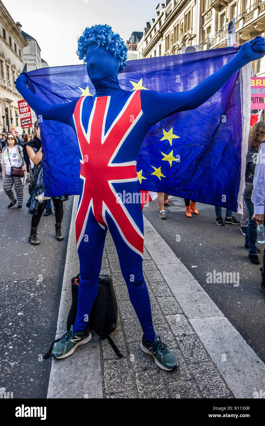 Man wearing union jack flag hi-res stock photography and images - Alamy