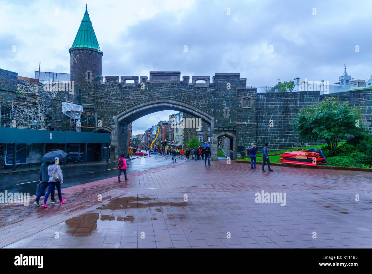 Quebec City, Canada - September 26, 2018: Scene of the Porte Saint-Jean ...
