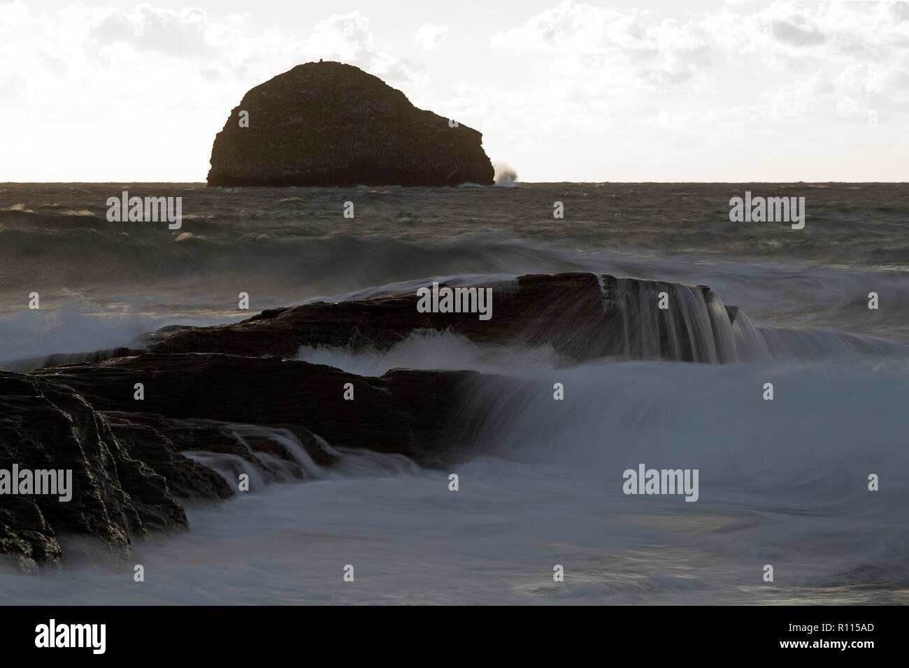 Gull rock hi-res stock photography and images - Alamy