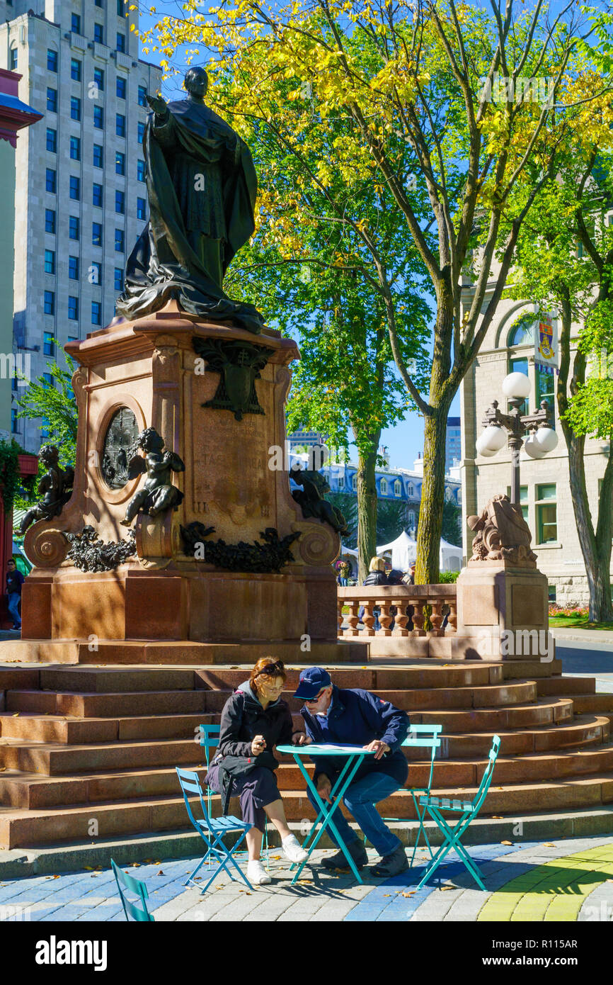 Quebec City, Canada - September 27, 2018: Scene of the city hall square ...