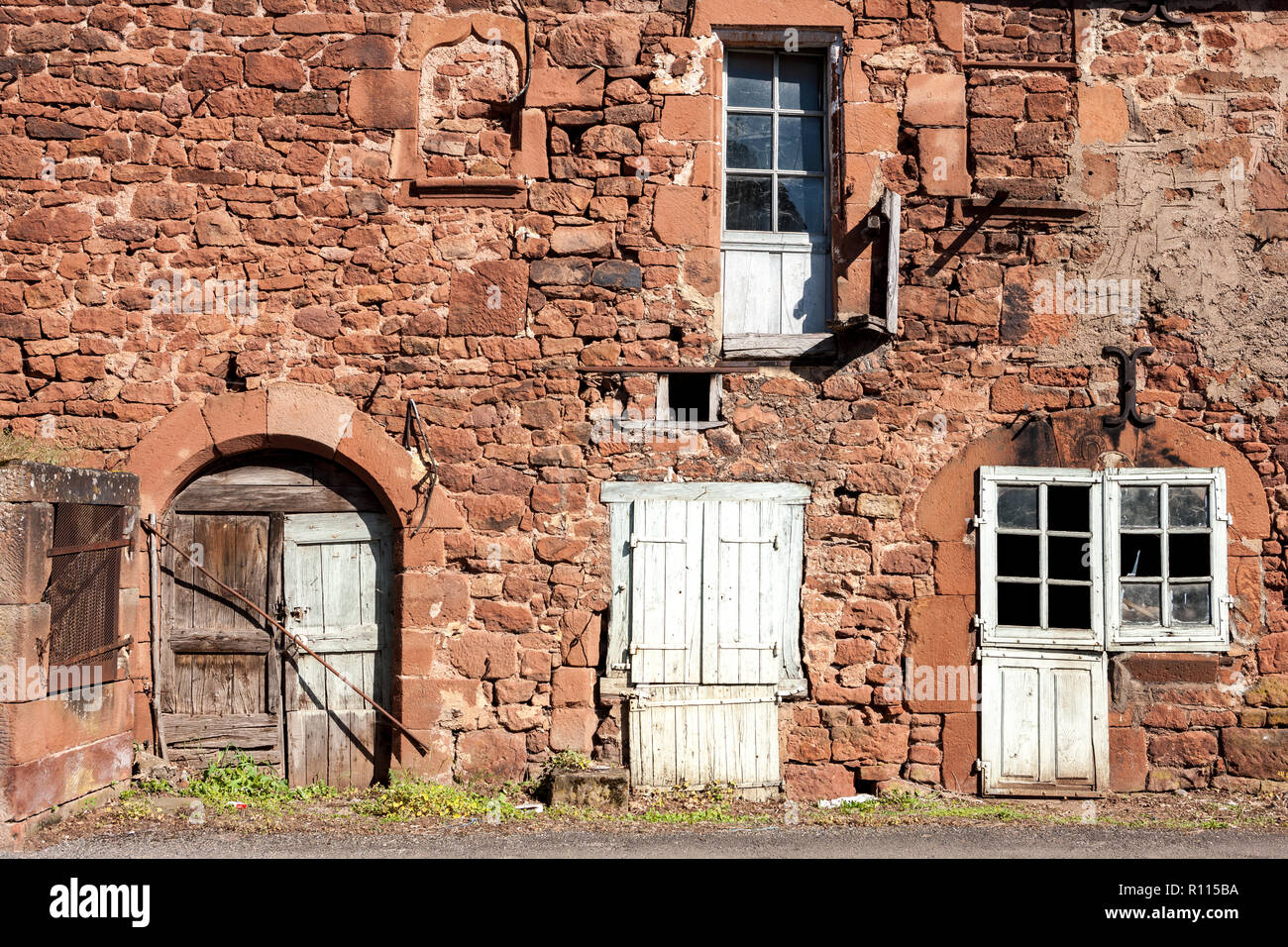Old stone architecture hi-res stock photography and images - Alamy