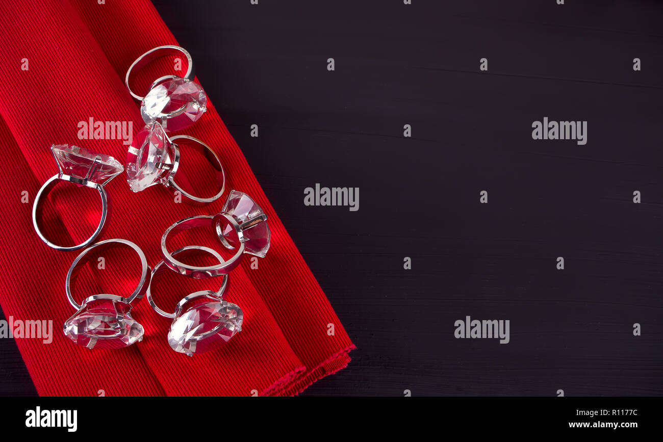 Silver jewel dish hi-res stock photography and images - Alamy