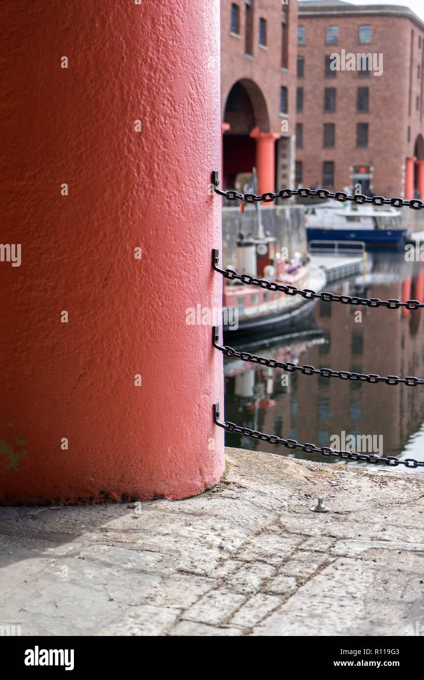 Cast iron columns hi-res stock photography and images - Alamy