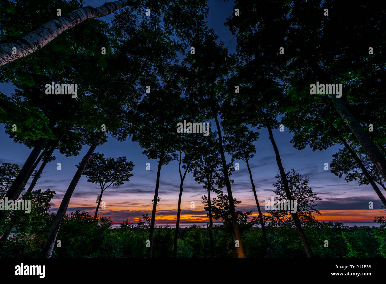 Door to sunset hi-res stock photography and images - Alamy