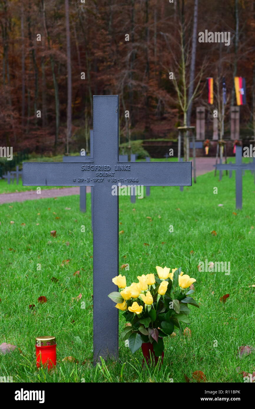 A grave marker 30.Nov.1944, adorned with flowers at his last resting ...