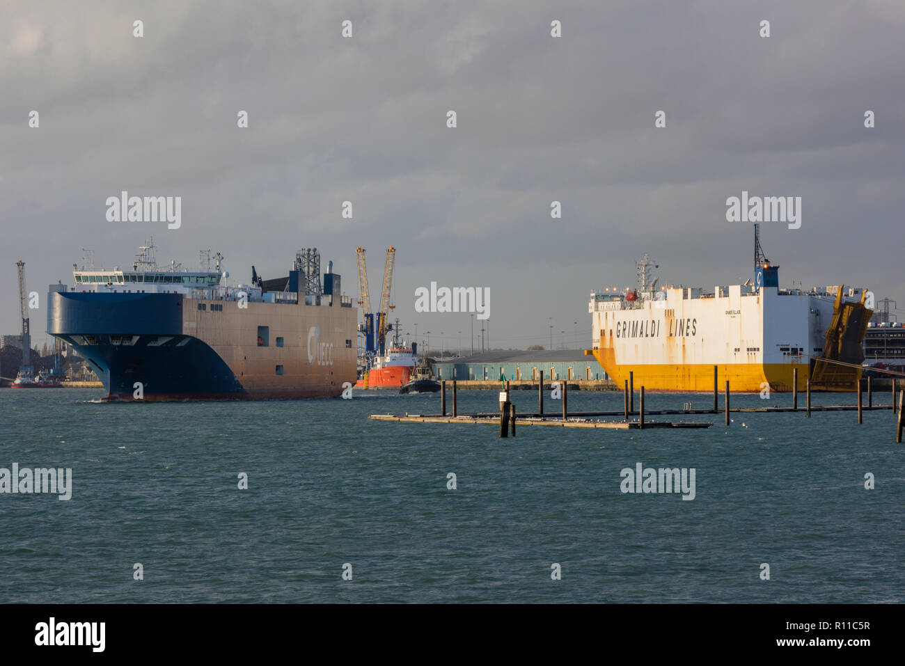 Car transporters hi-res stock photography and images - Alamy