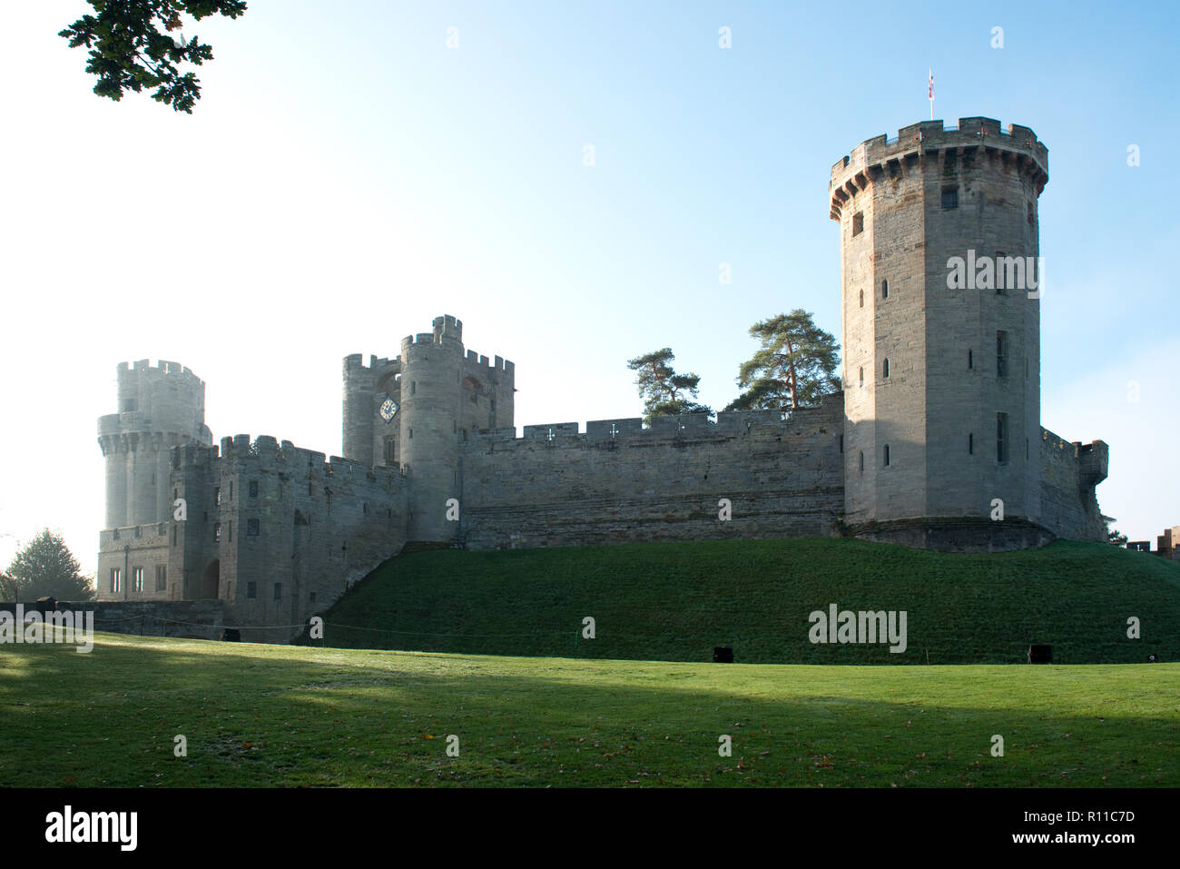 Guys Tower and main Gatehouse of Warwick Castle. England Stock Photo ...