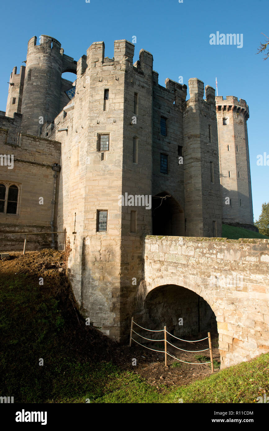 Warwick medieval bridge hi-res stock photography and images - Alamy