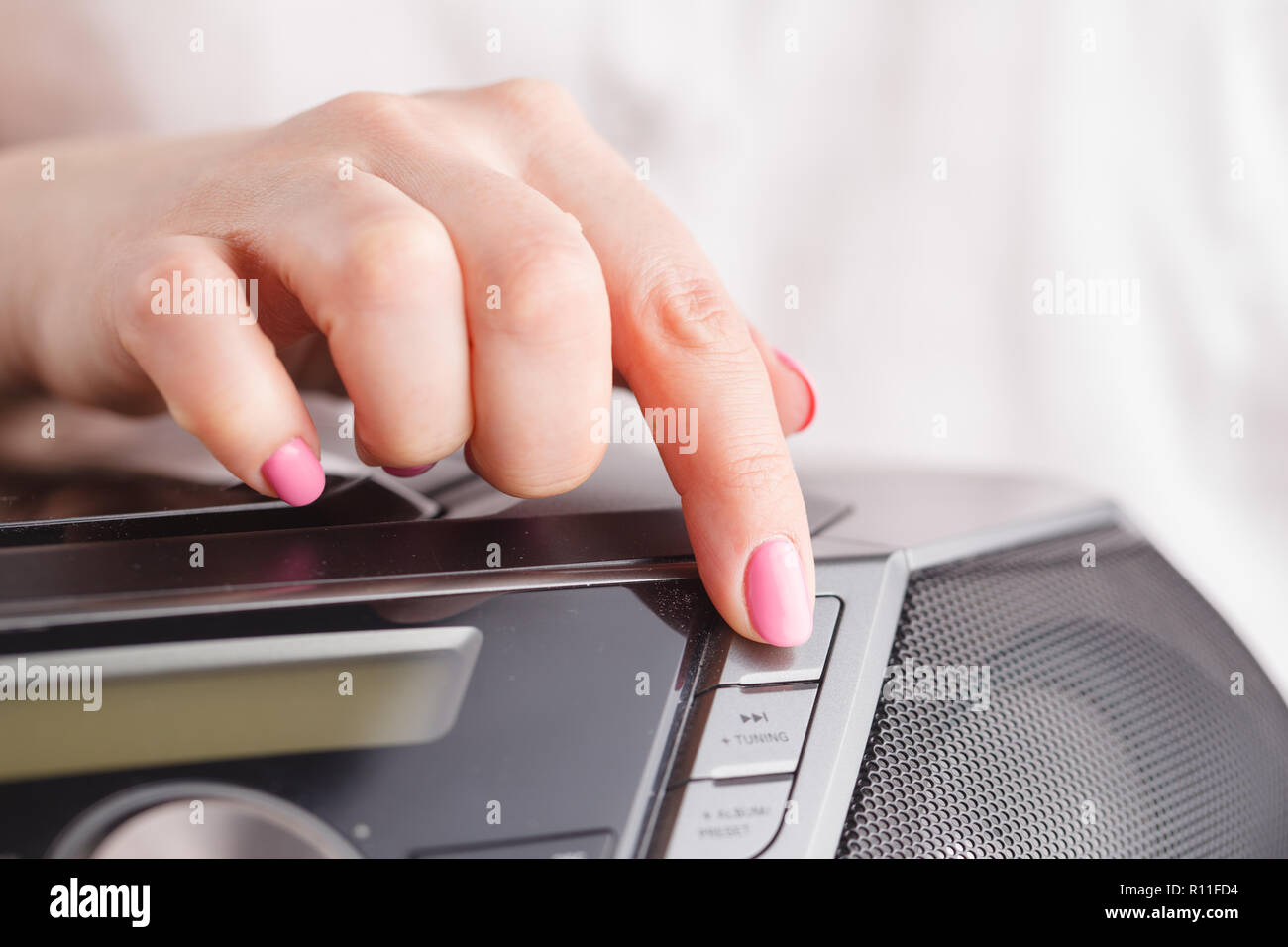 Play button on dvd player hi-res stock photography and images - Alamy