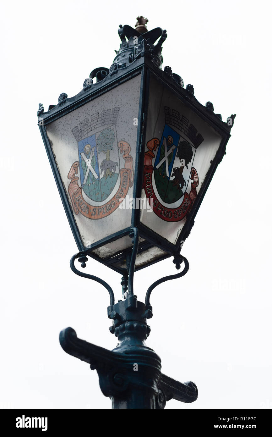 Black victorian lamp post hi-res stock photography and images - Alamy