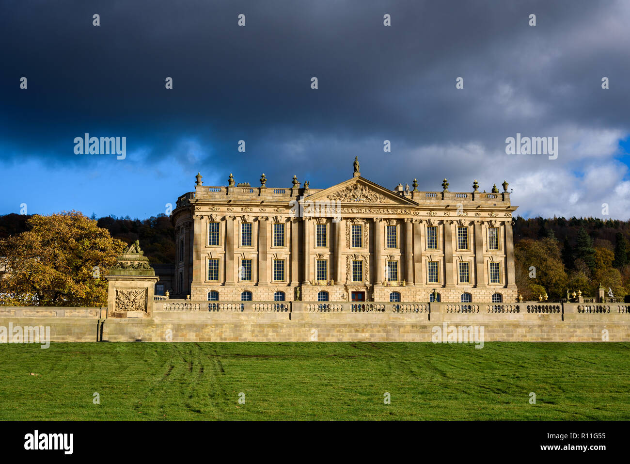 Beautiful autumnal scenery in Derbyshire, England - amazing landscapes ...