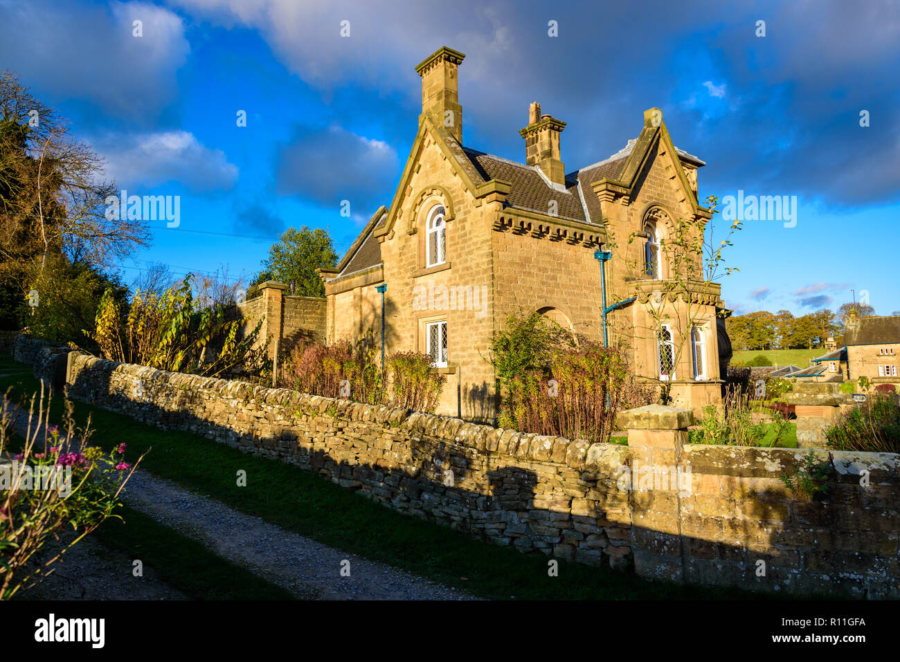 Beautiful autumnal scenery in Derbyshire, England - amazing landscapes ...