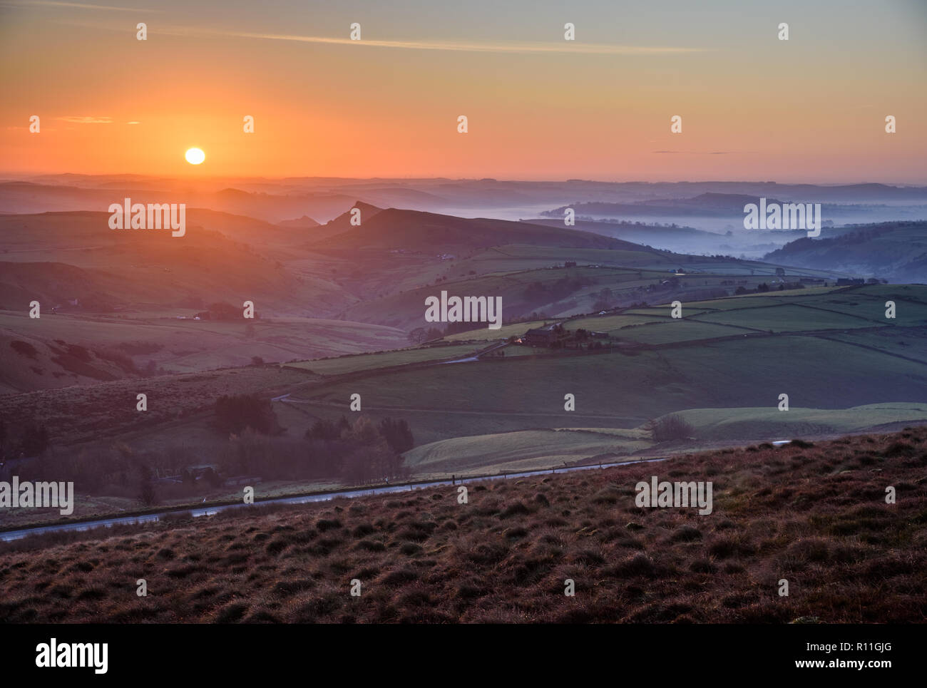 Beautiful autumnal scenery in Derbyshire, England - amazing landscapes ...