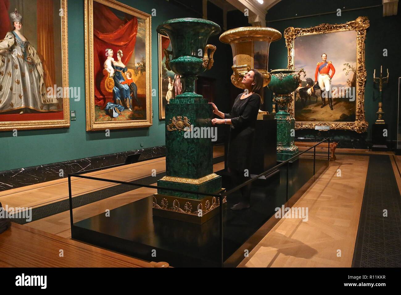 Buckingham palace queens gallery 2018 hi-res stock photography and ...