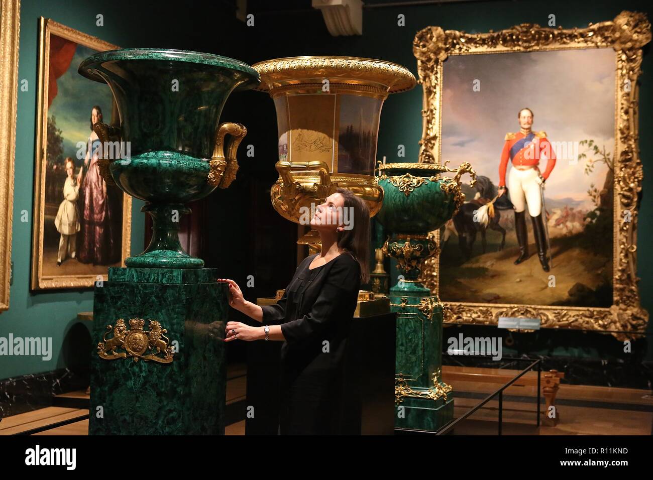 Buckingham palace queens gallery 2018 hi-res stock photography and ...