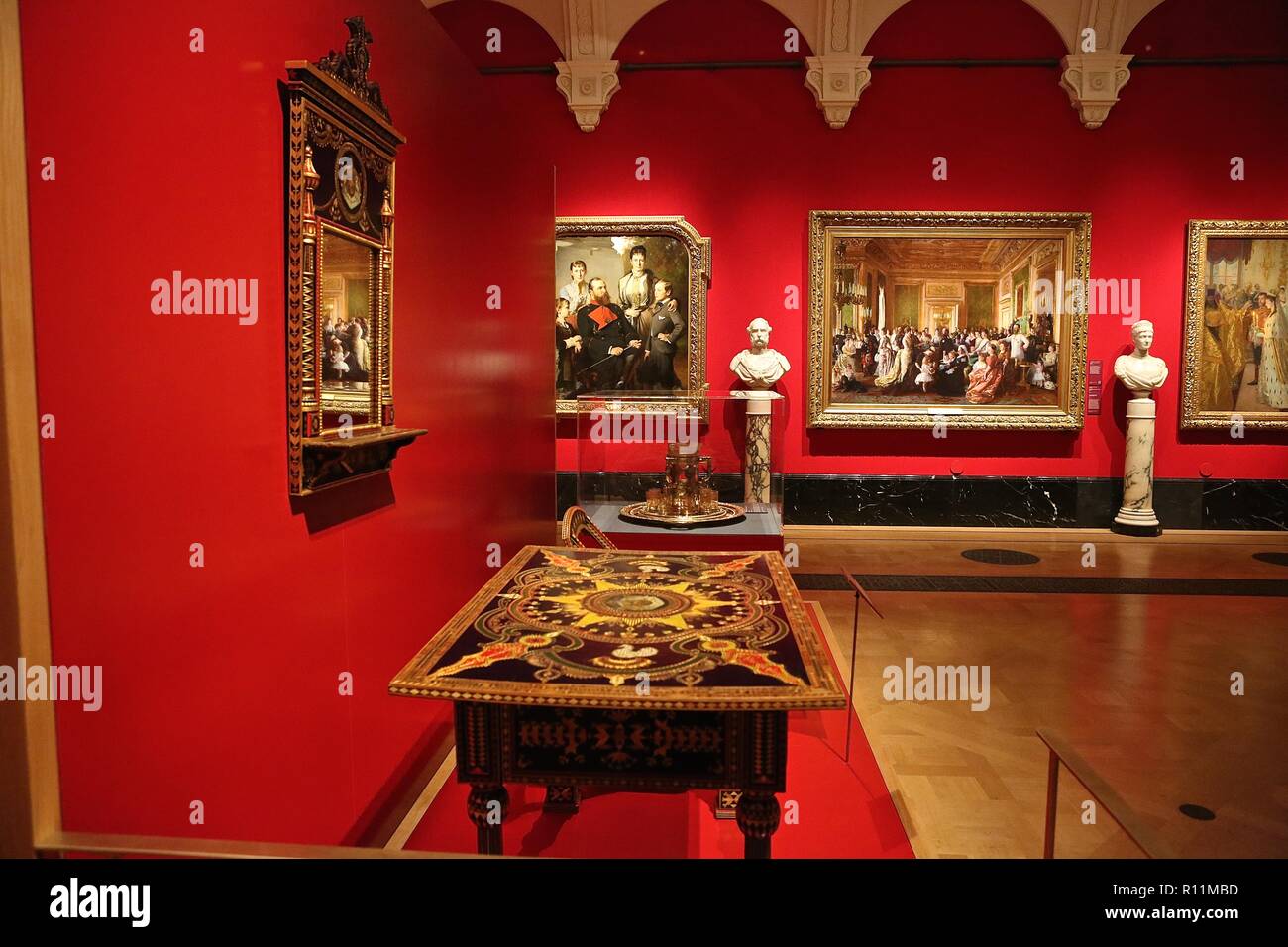 The Queen's Gallery , Buckingham Palace Stock Photo - Alamy