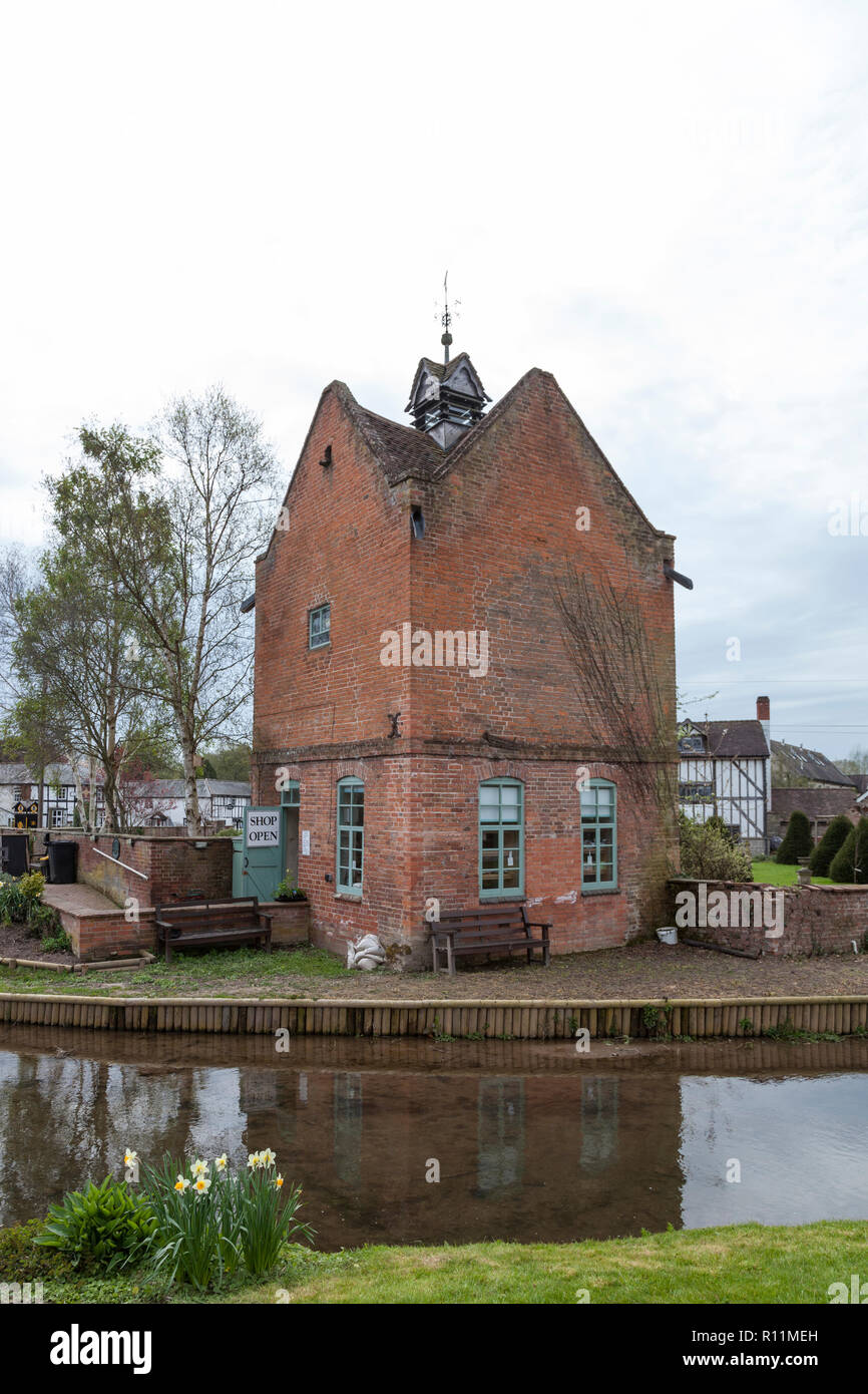 The unusual 17th Century dovecote in Eardisland, Herefordshire Stock ...