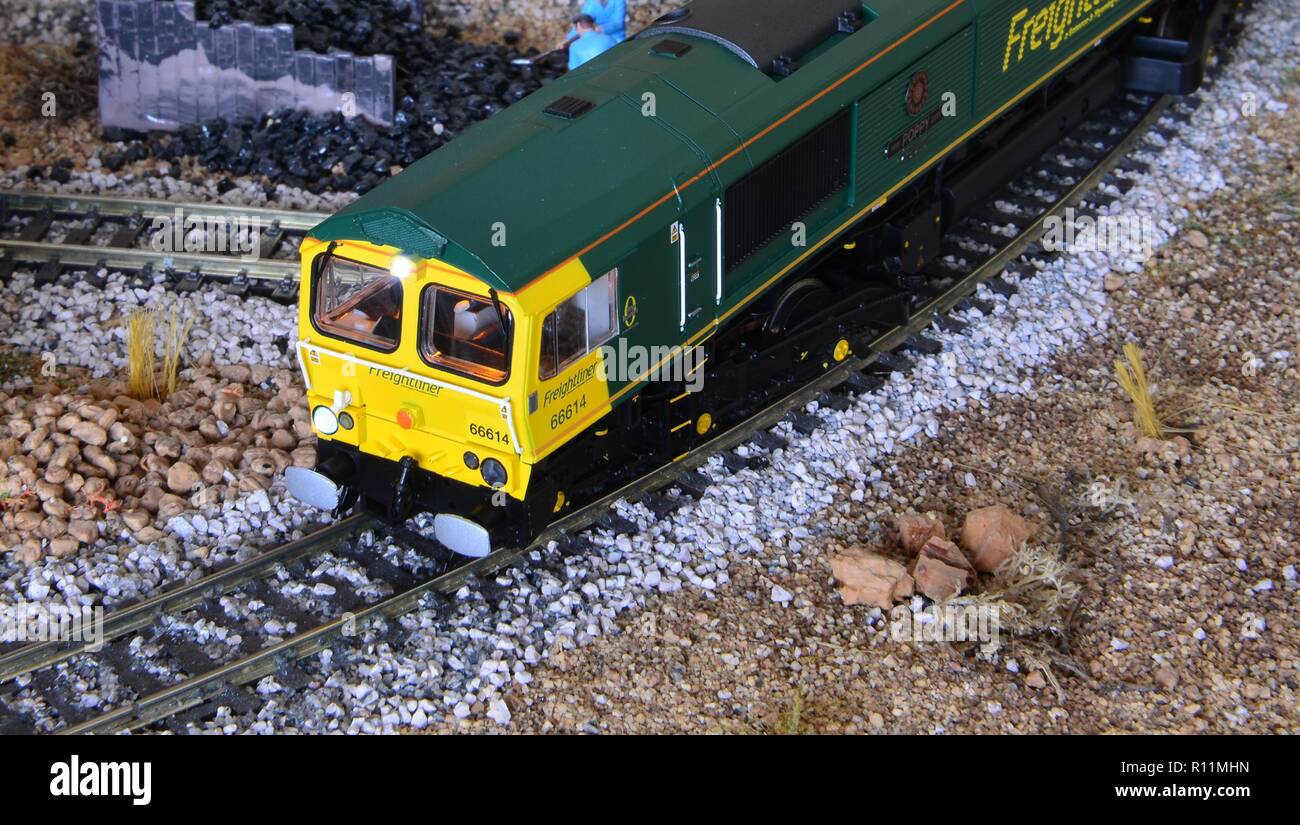 Freightliner green livery hi-res stock photography and images - Alamy