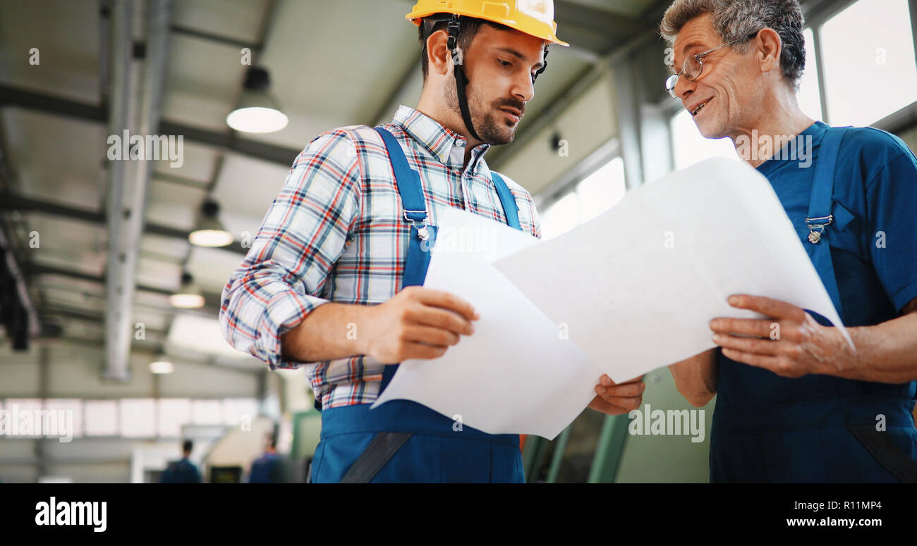 Engineering training team drill hi-res stock photography and images - Alamy