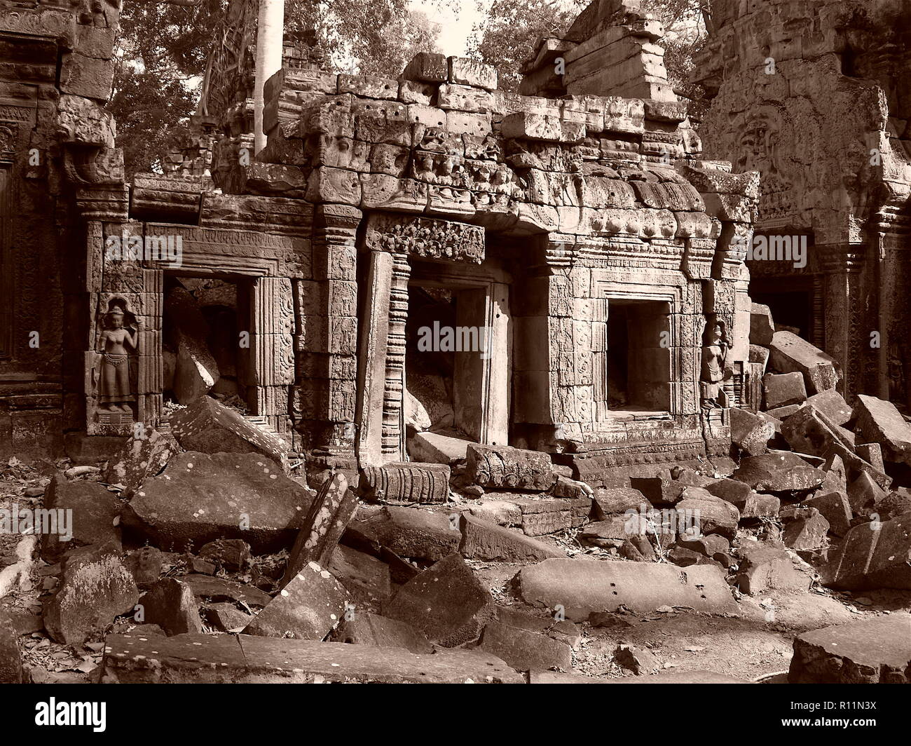 Ruined relics hi-res stock photography and images - Alamy