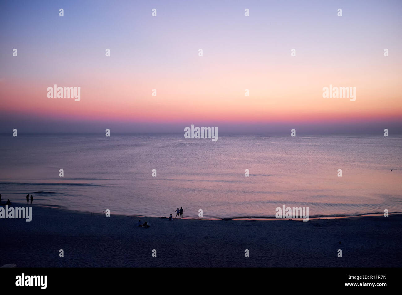 Pink sunset on sea hi-res stock photography and images - Alamy