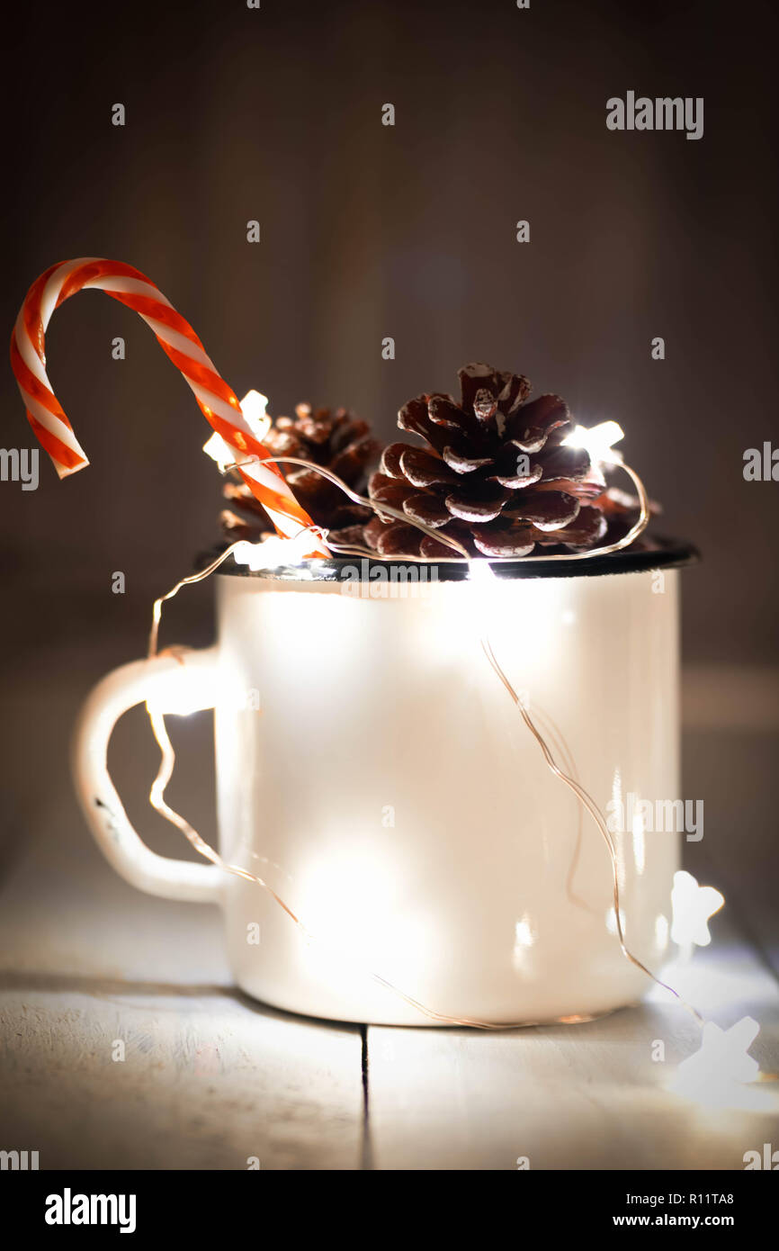 Single candy hi-res stock photography and images - Alamy