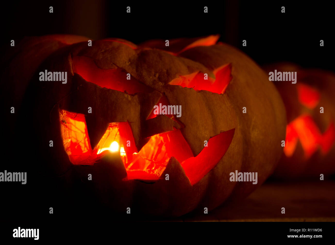 Carved pumpkin faces hi-res stock photography and images - Alamy