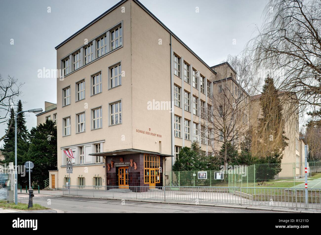 Neue mittelschule hi-res stock photography and images - Alamy