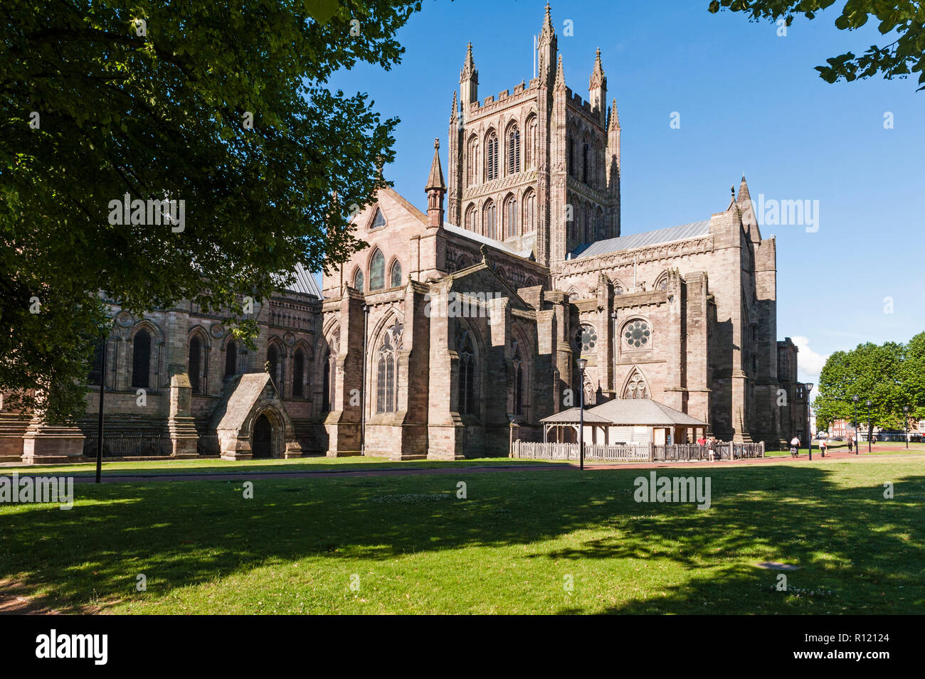 Exterior view hereford cathedral hi-res stock photography and images ...