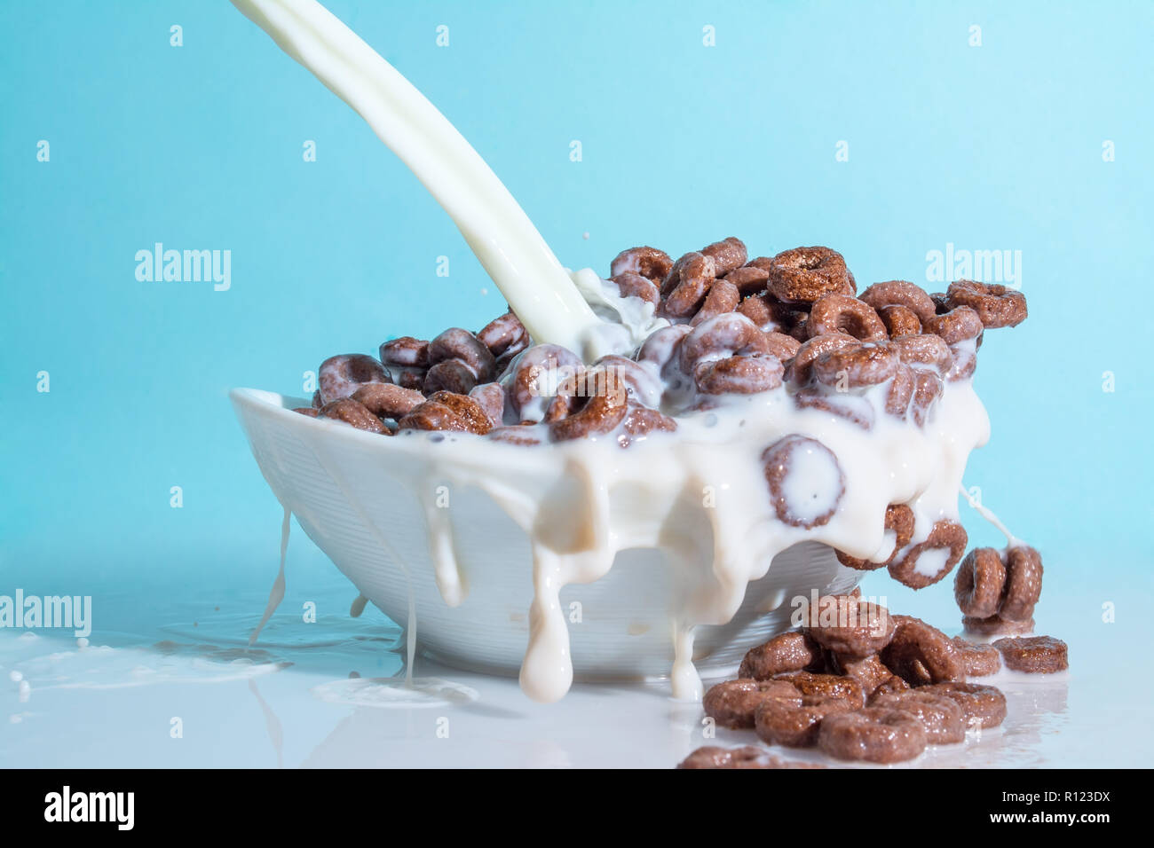 Chocolate cornflakes in form rings hi-res stock photography and images ...