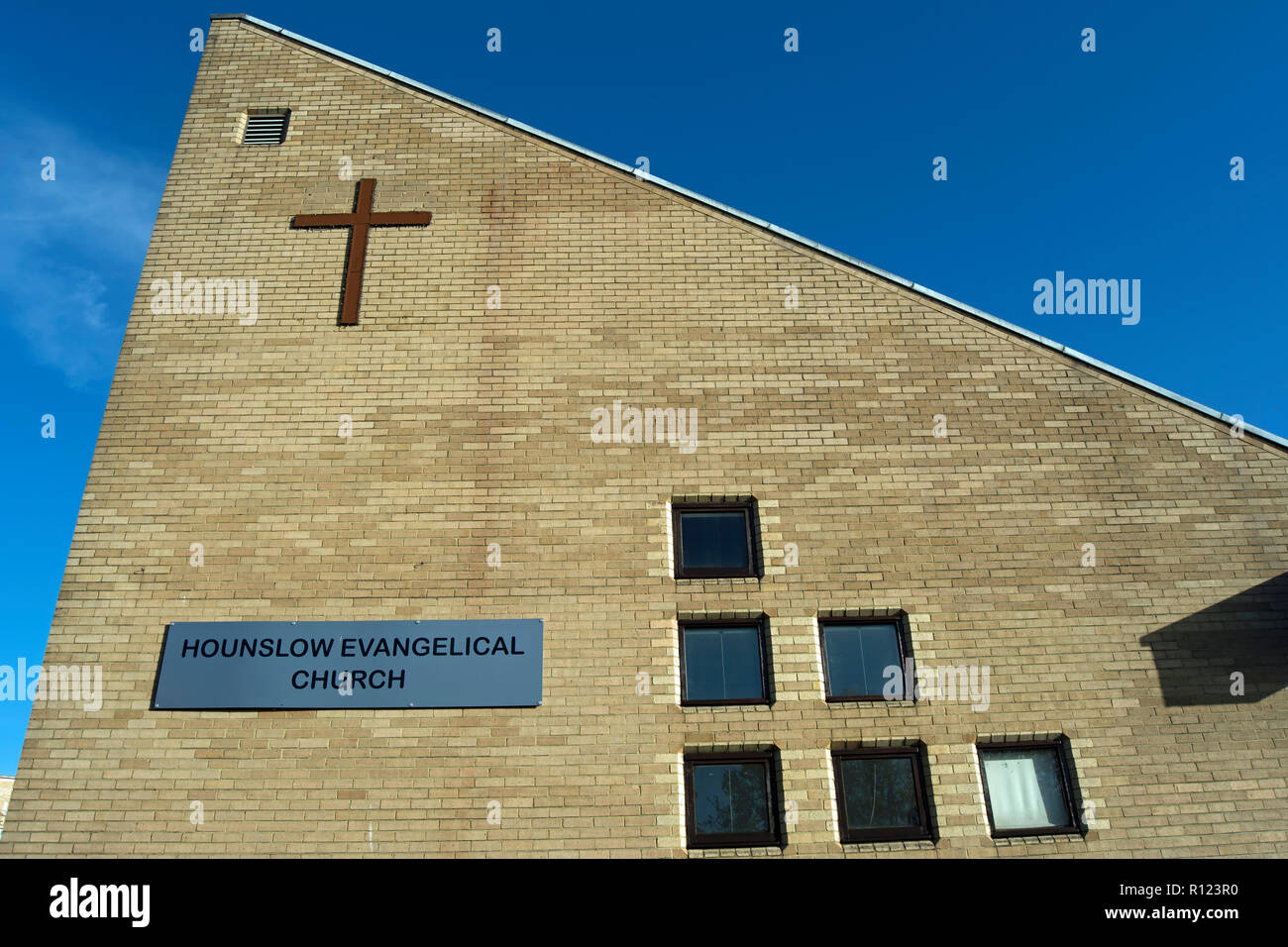Modern english churches hi-res stock photography and images - Alamy