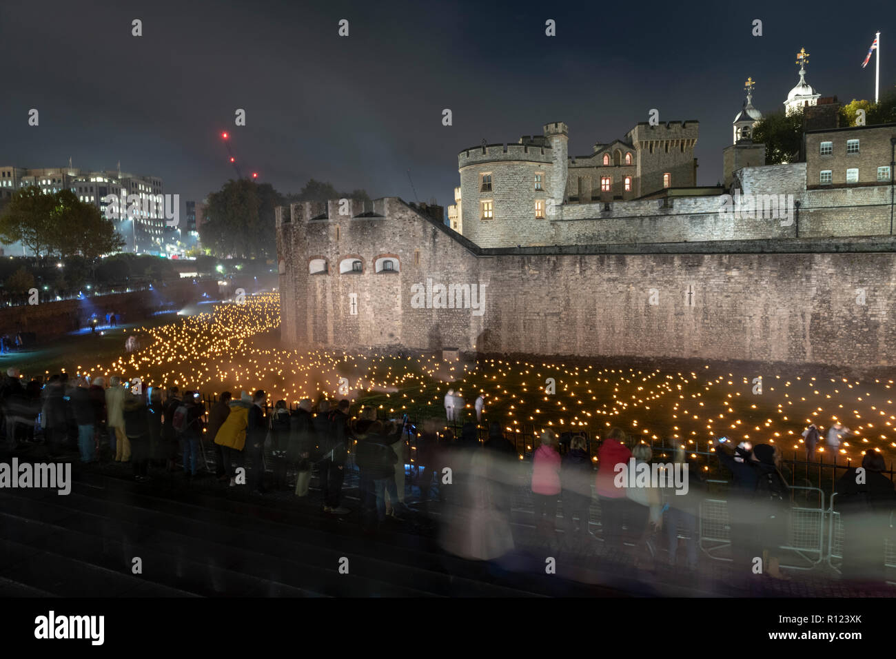 Beyond the Deepening Shadow, Tower of London Remembrance memorial Stock ...