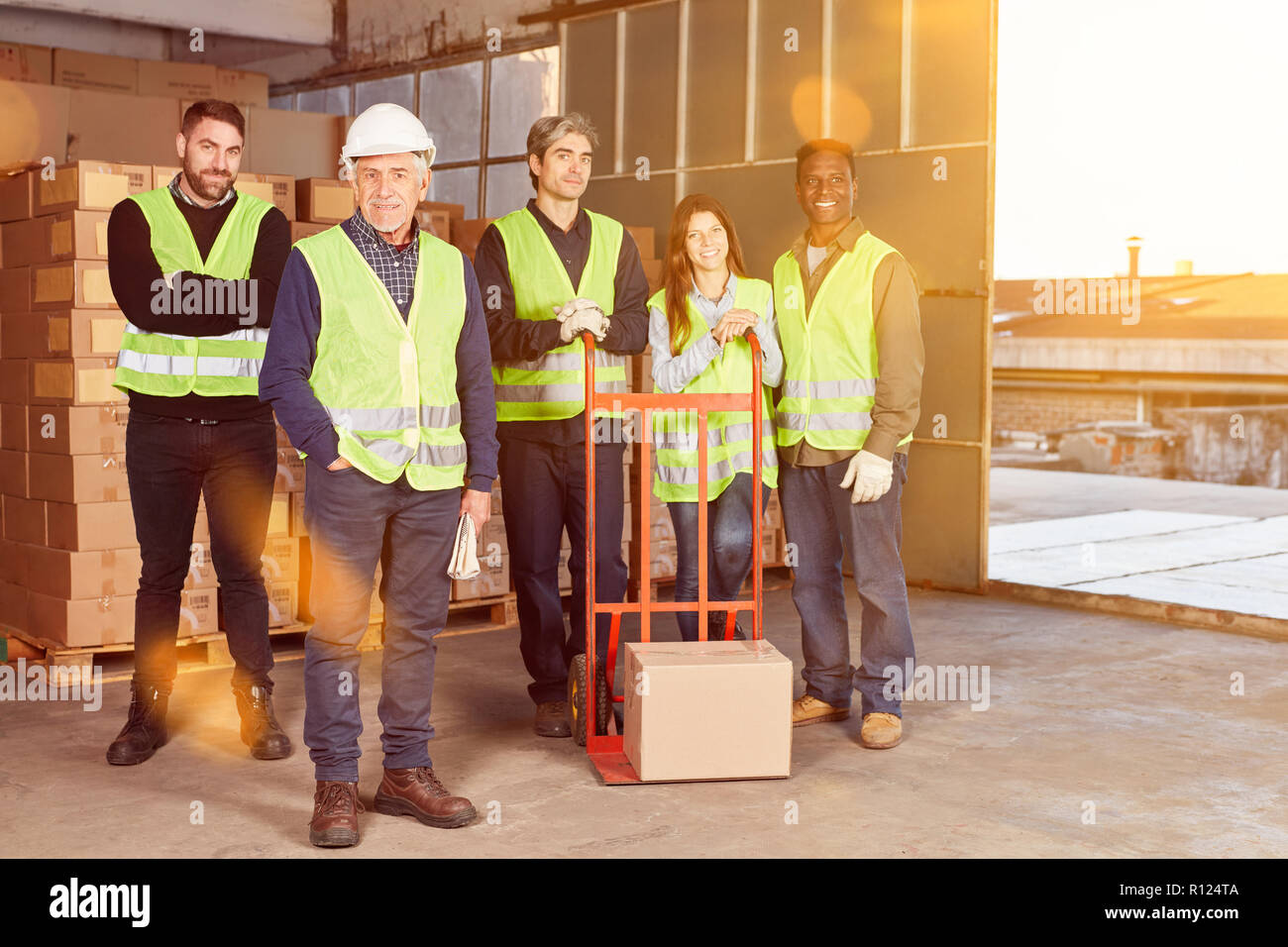 Logistics group hi-res stock photography and images - Alamy