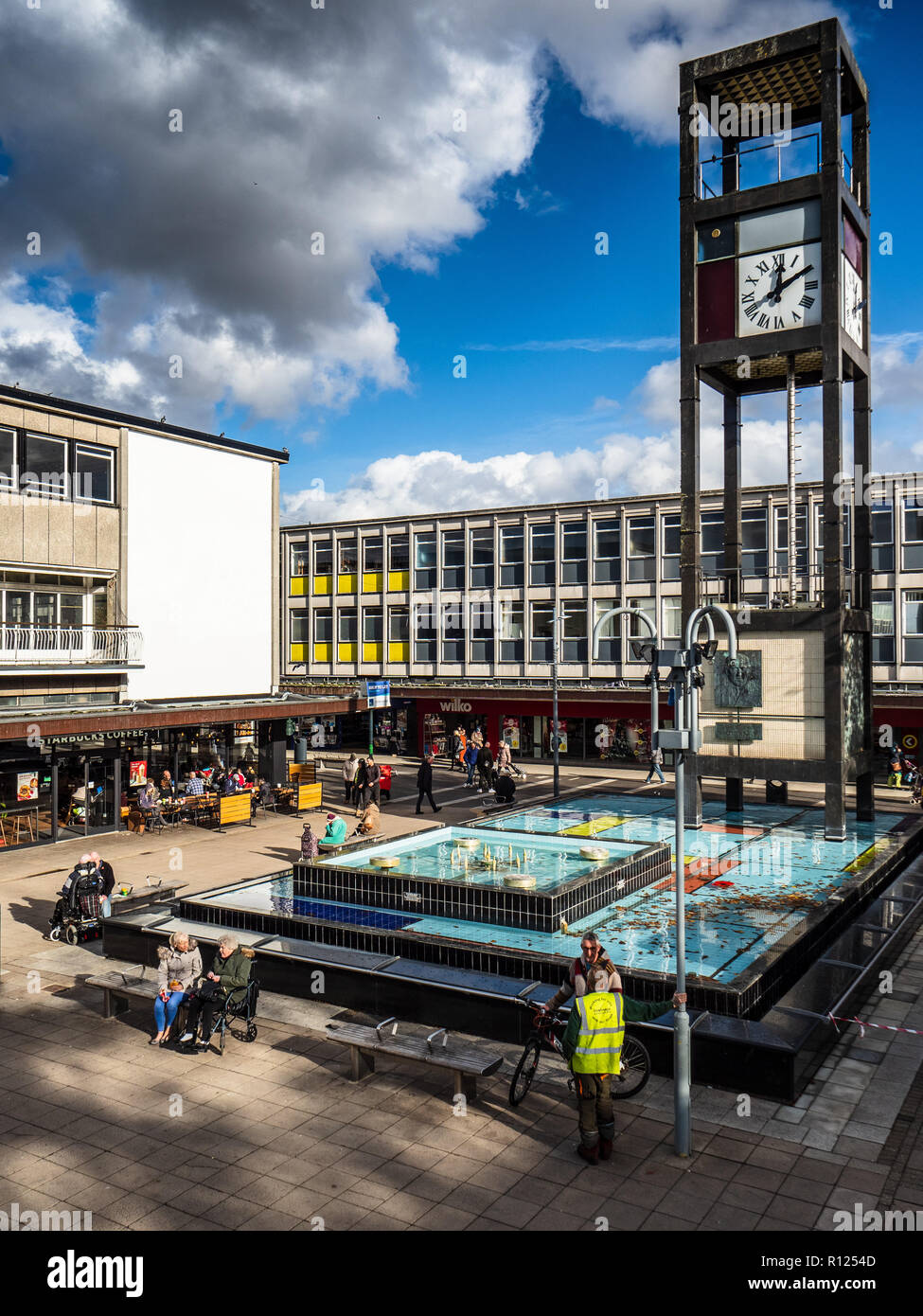 Raised Pool High Resolution Stock Photography and Images - Alamy
