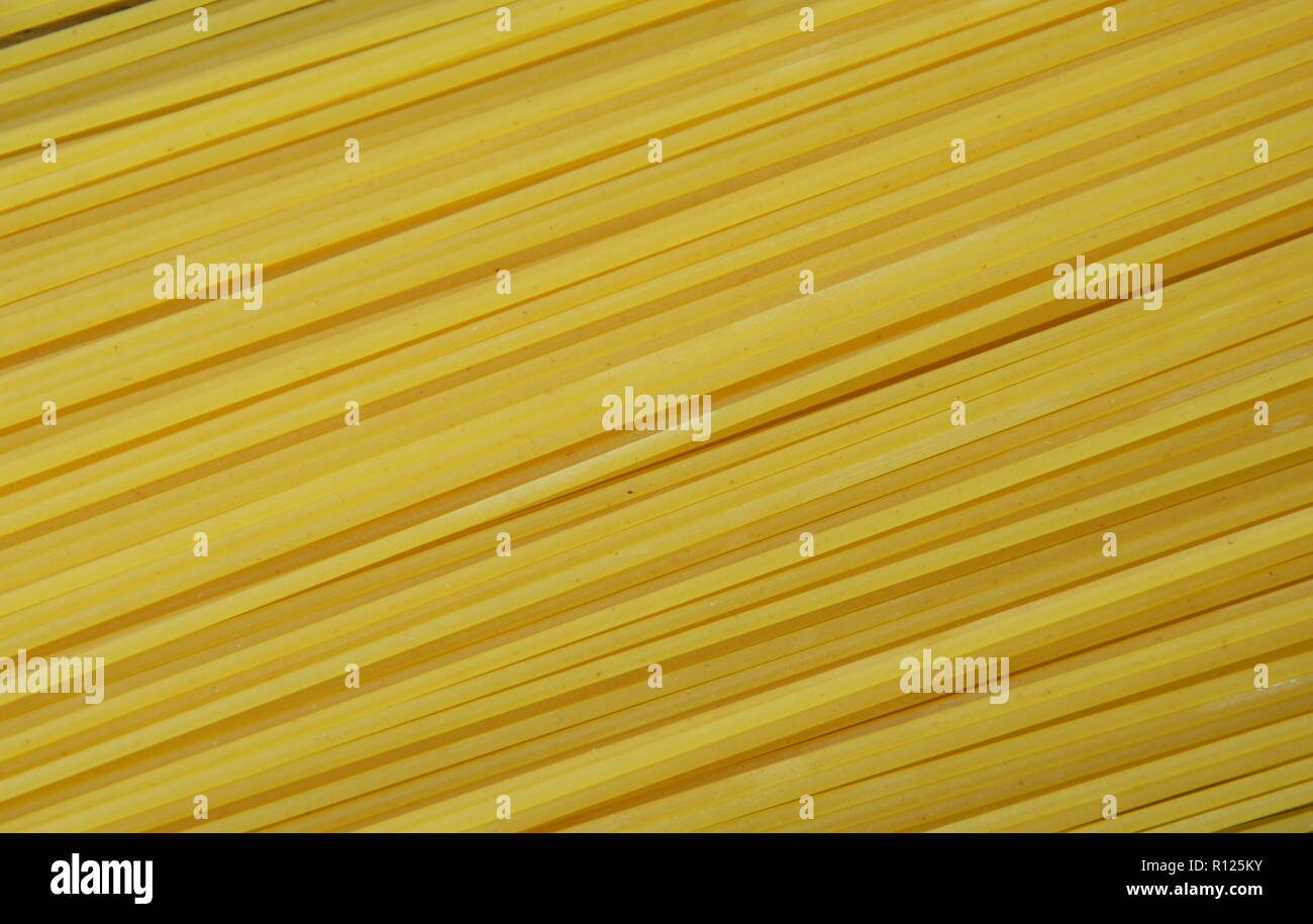 dried spaghetti texture and background Stock Photo - Alamy