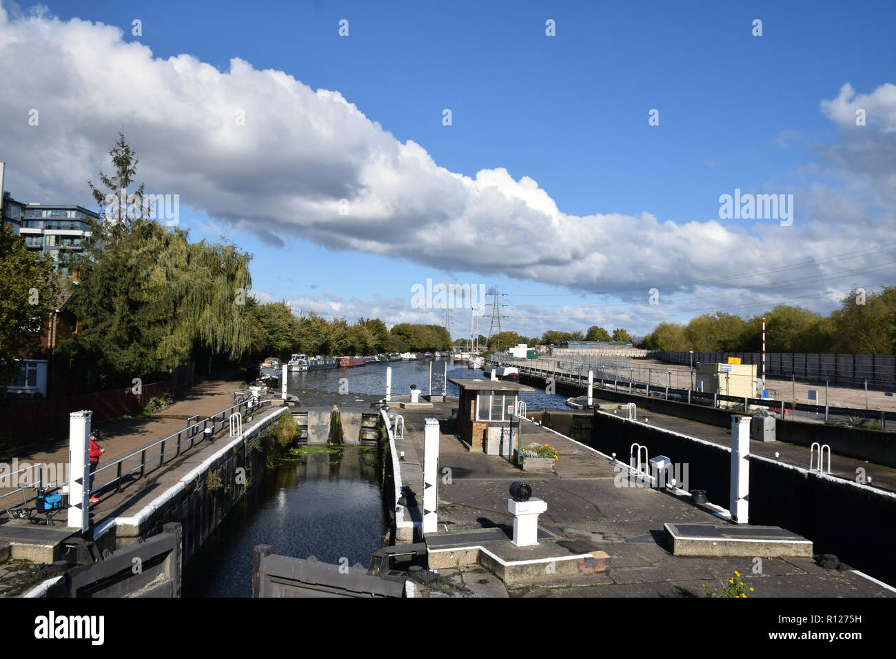 Tottenham hale canal hi-res stock photography and images - Alamy