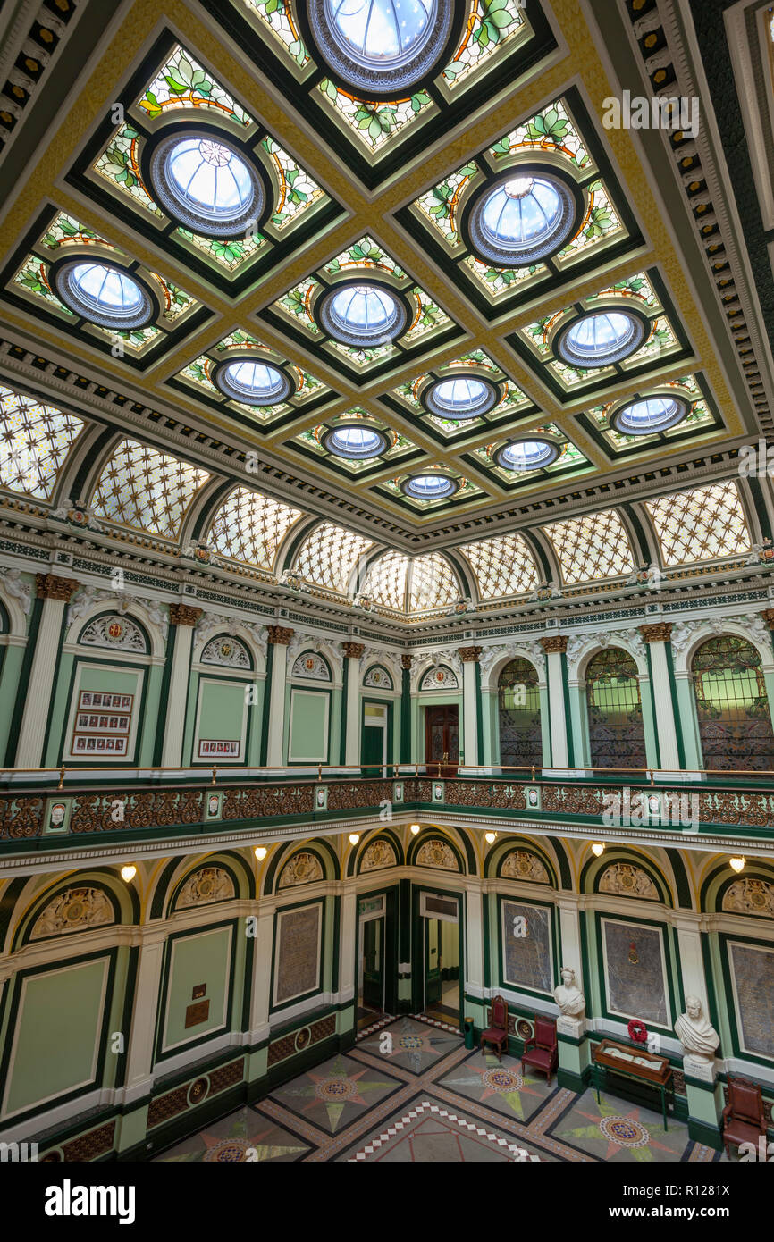 Glass roof atrium hi-res stock photography and images - Alamy