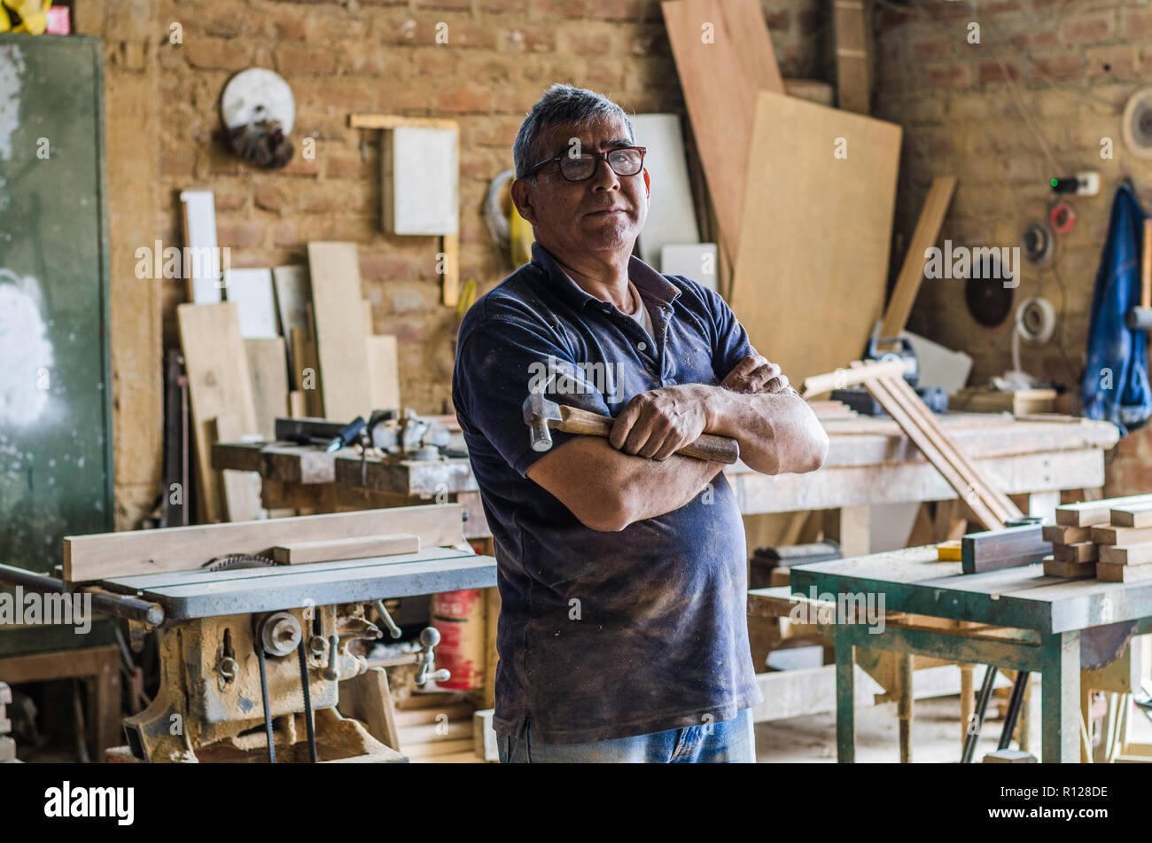 Portrait male carpenter in carpentry hi-res stock photography and ...
