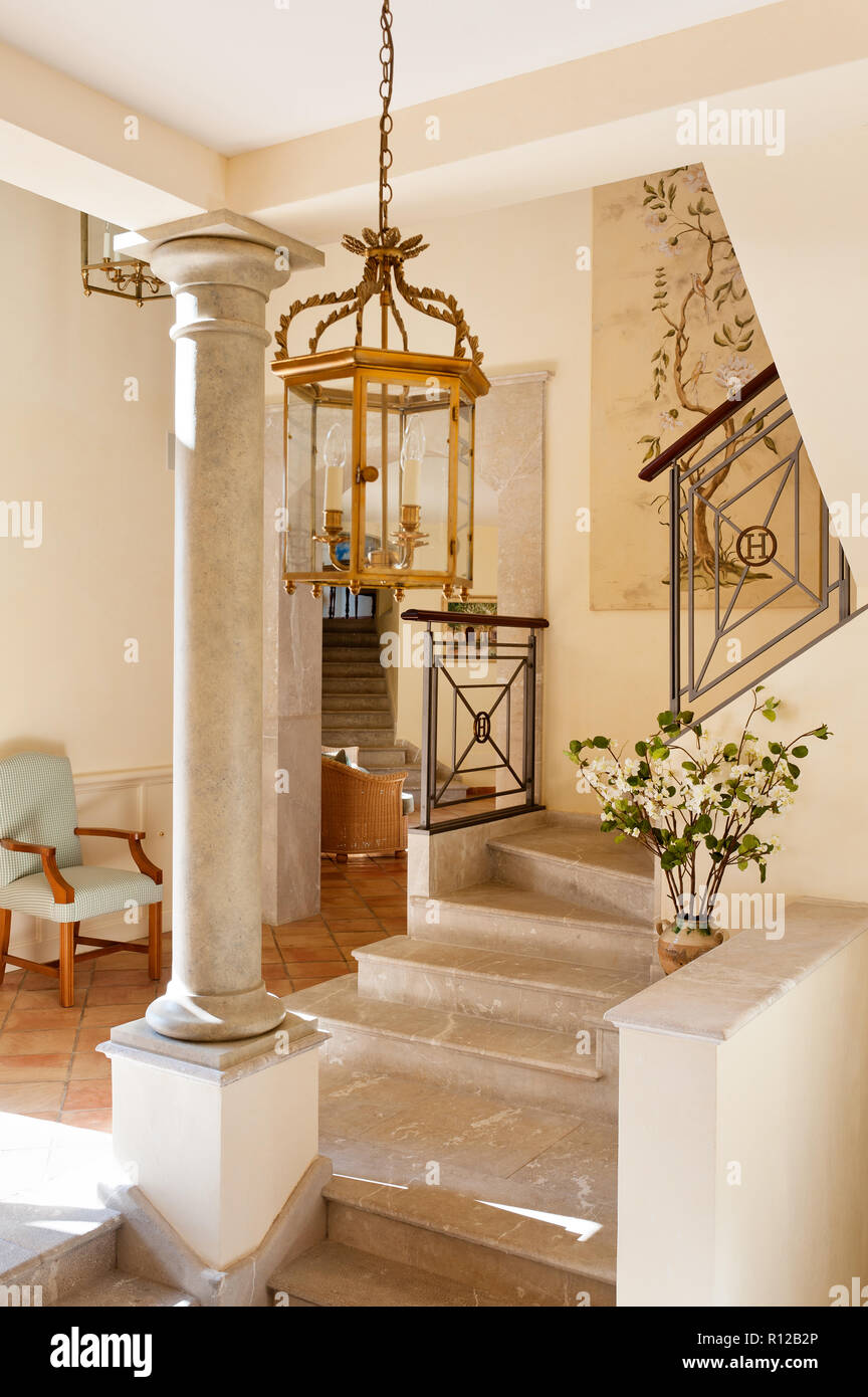 Classic style staircase Stock Photo - Alamy