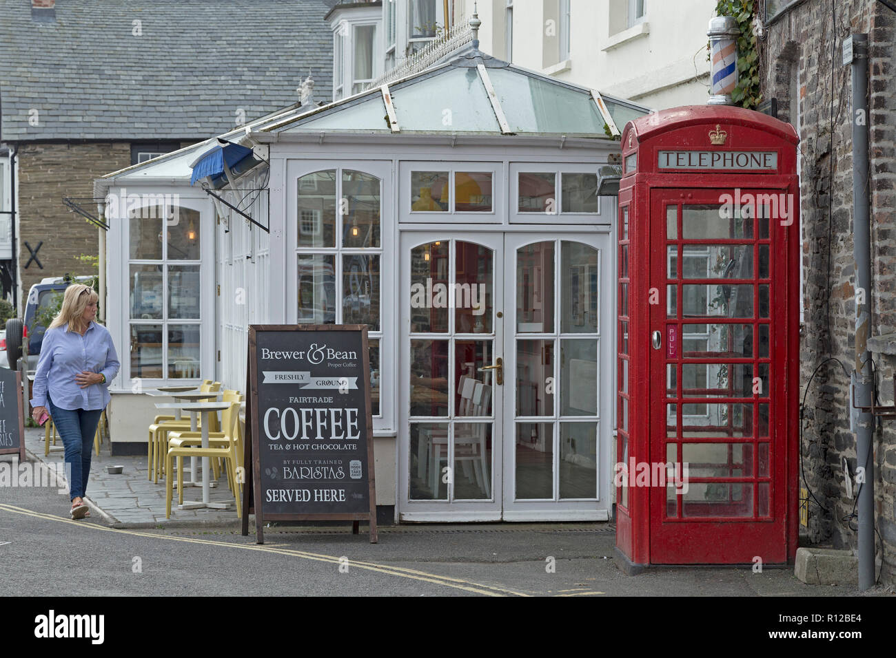 Restaurant booth hi-res stock photography and images - Alamy