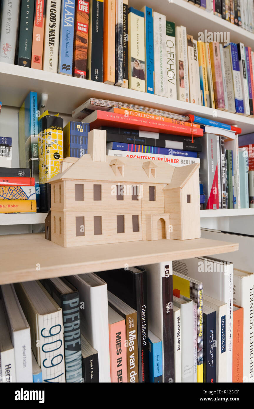 Diorama model hi-res stock photography and images - Alamy