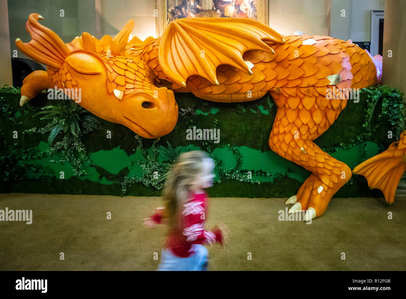 Arthur and dragon hi-res stock photography and images - Alamy