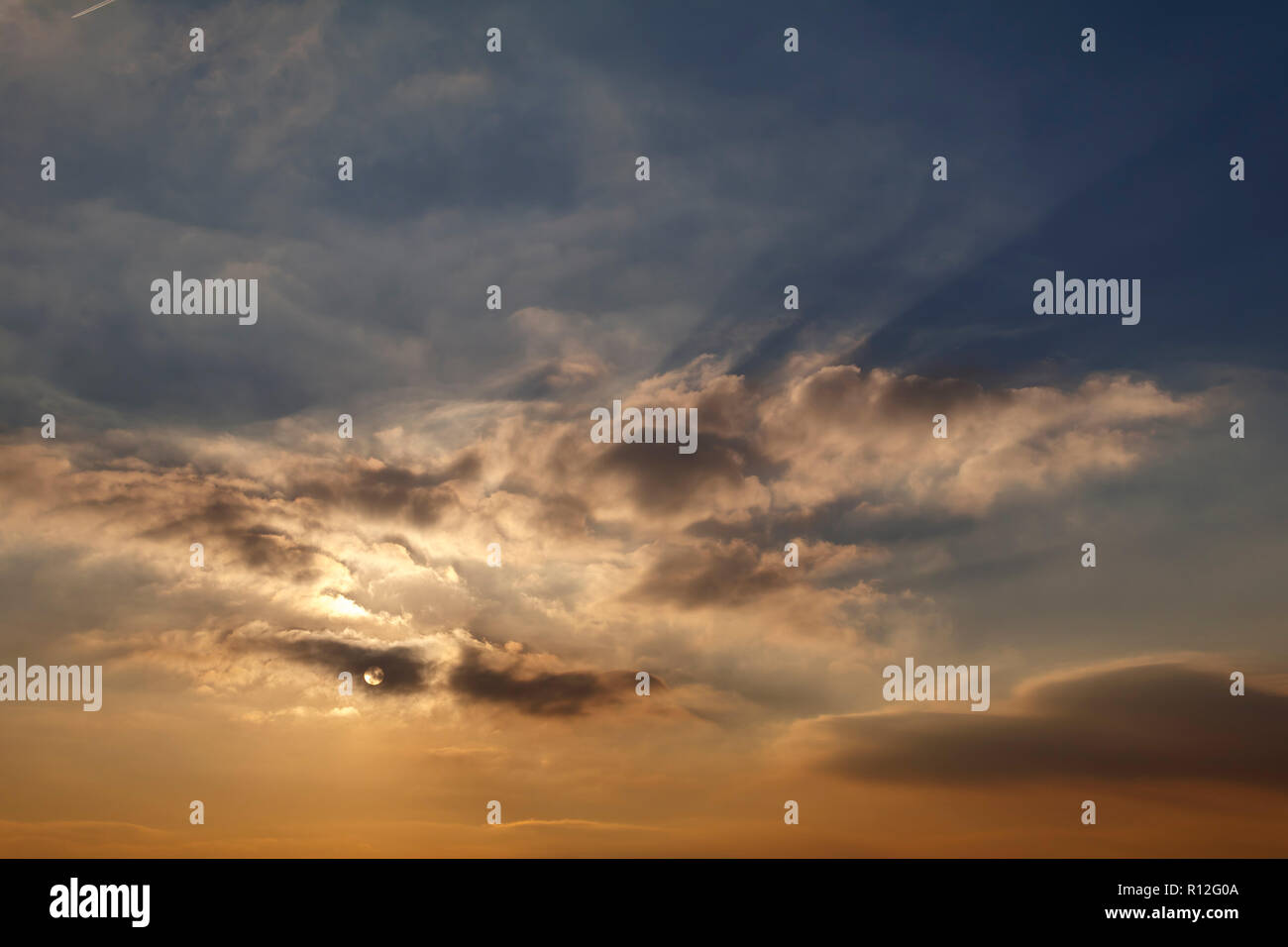 Sun rays picture hi-res stock photography and images - Alamy