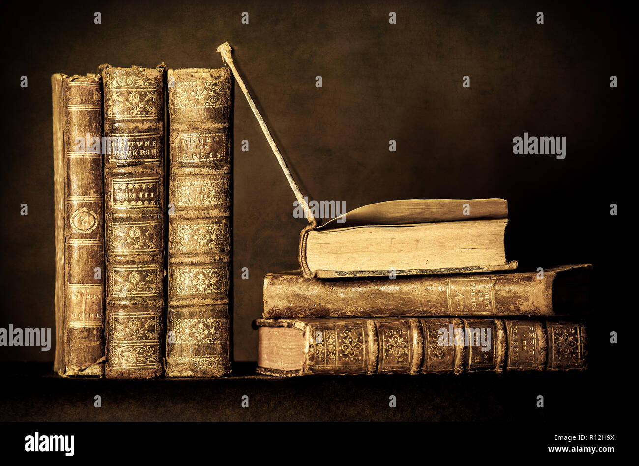 Manuscript library old books hi-res stock photography and images - Alamy