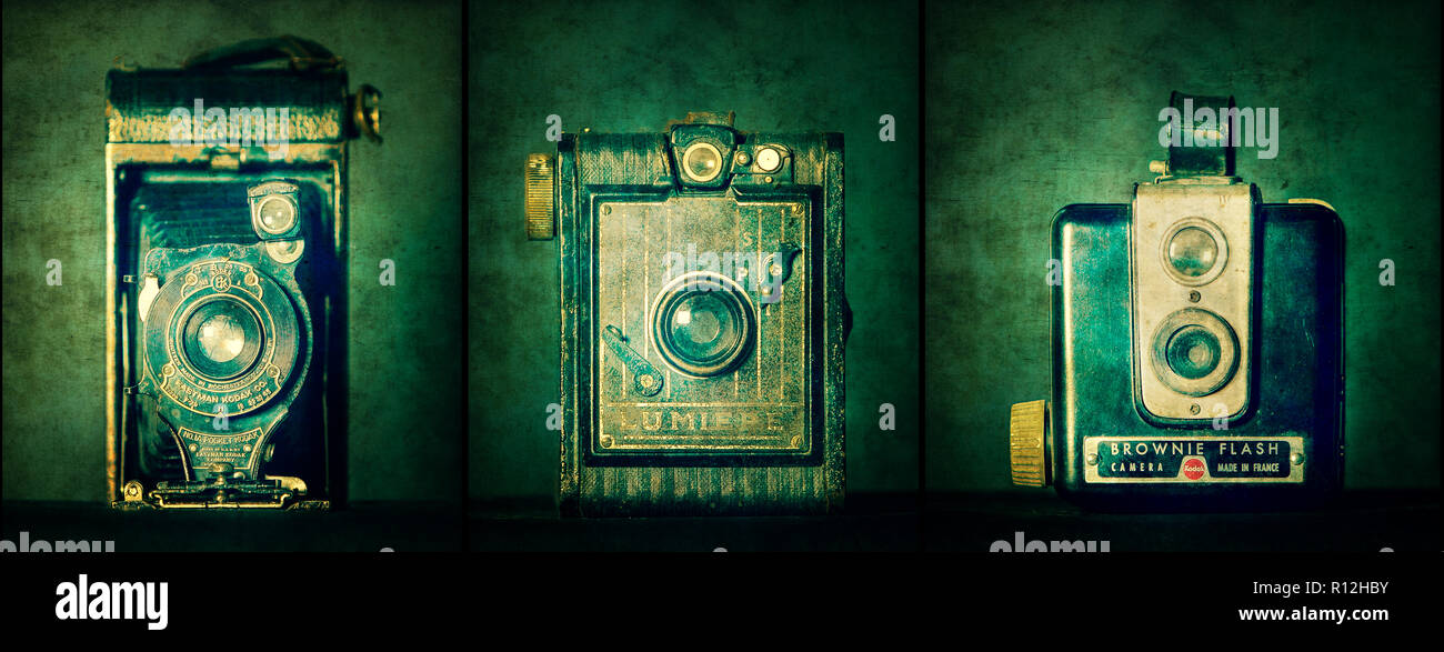 Old style cameras hi-res stock photography and images - Alamy
