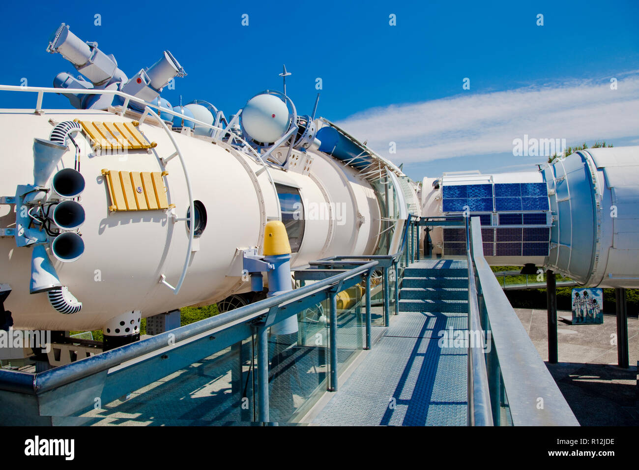 Model of the MIR Space Station Stock Photo - Alamy